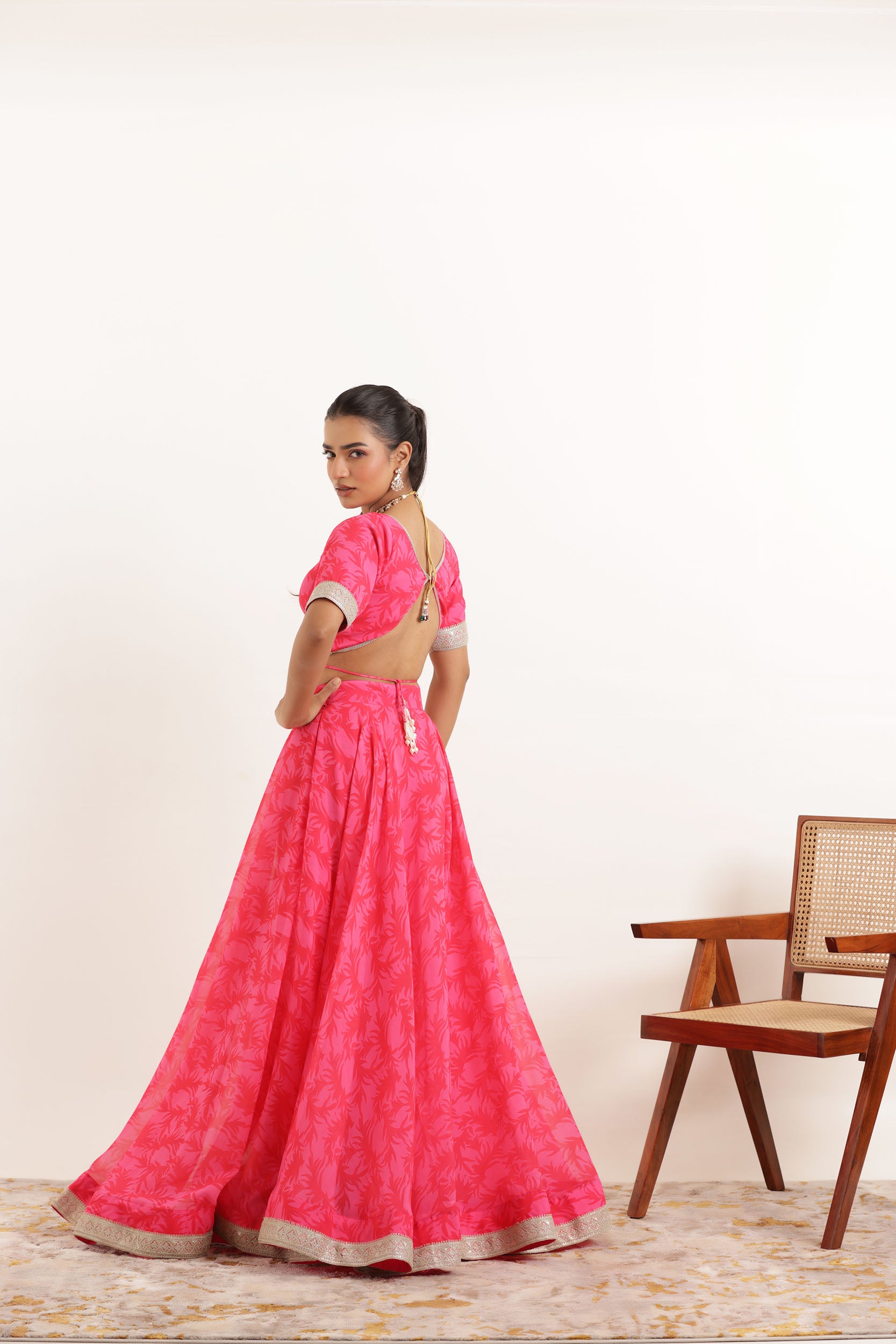 NEHA PINK FLORLA PRINTED DETAILED LEHENGA SET – Deasha India