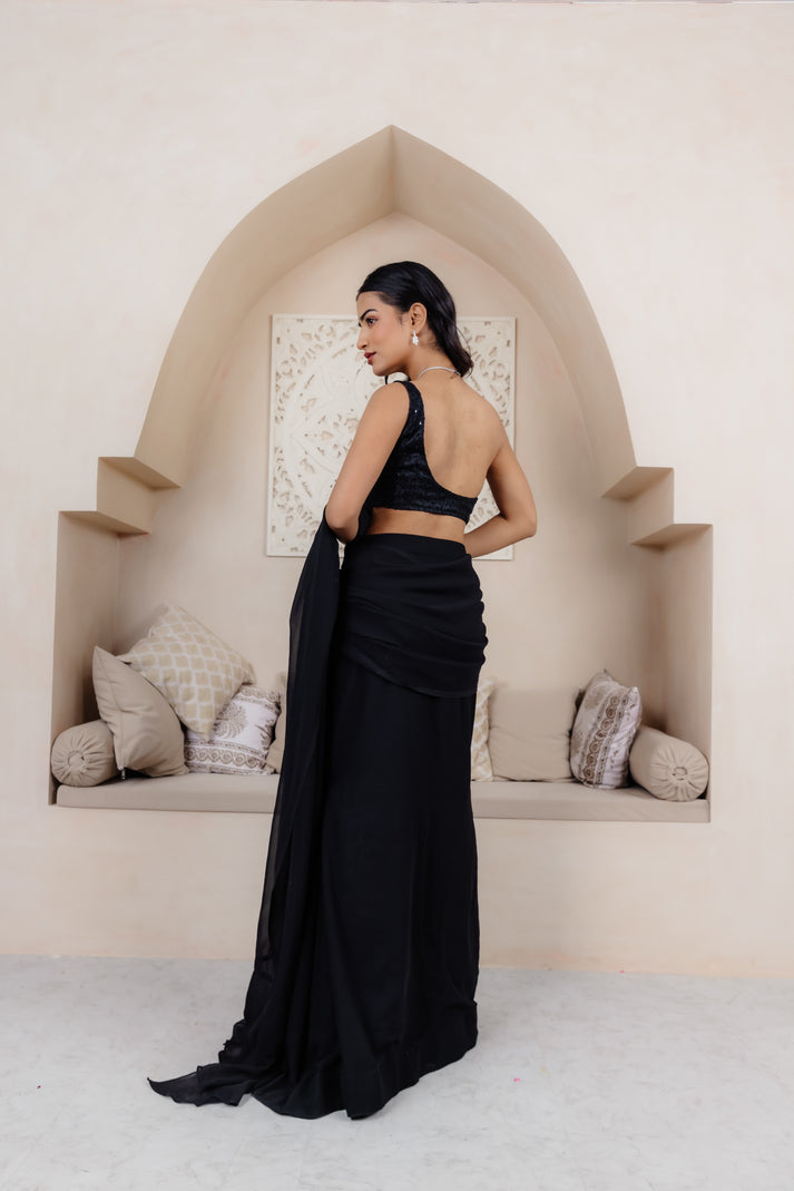 SANA BLACK ONE SHOULDER OFF DRAPED SAREE – Deasha India